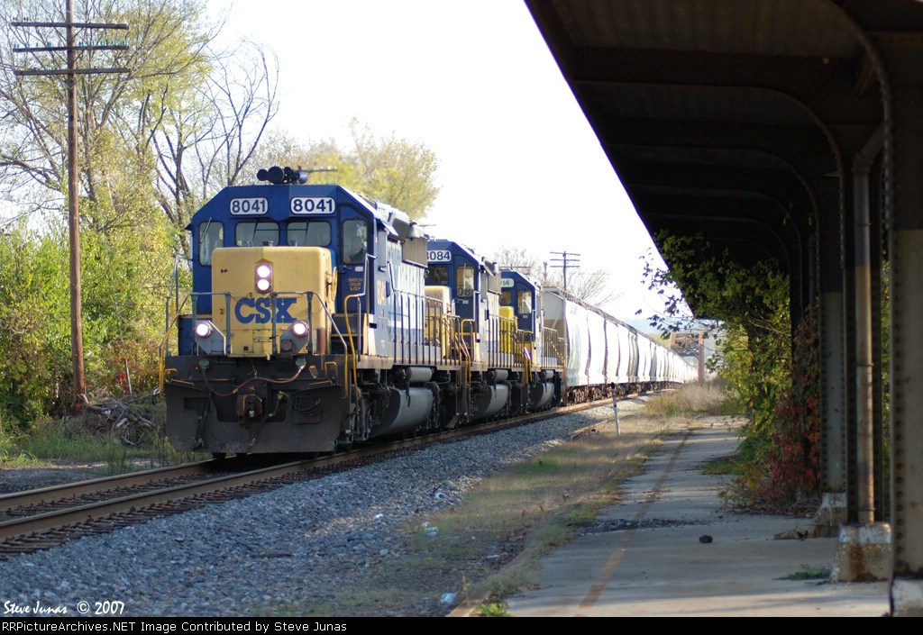 CSX 8041,8084 Q525